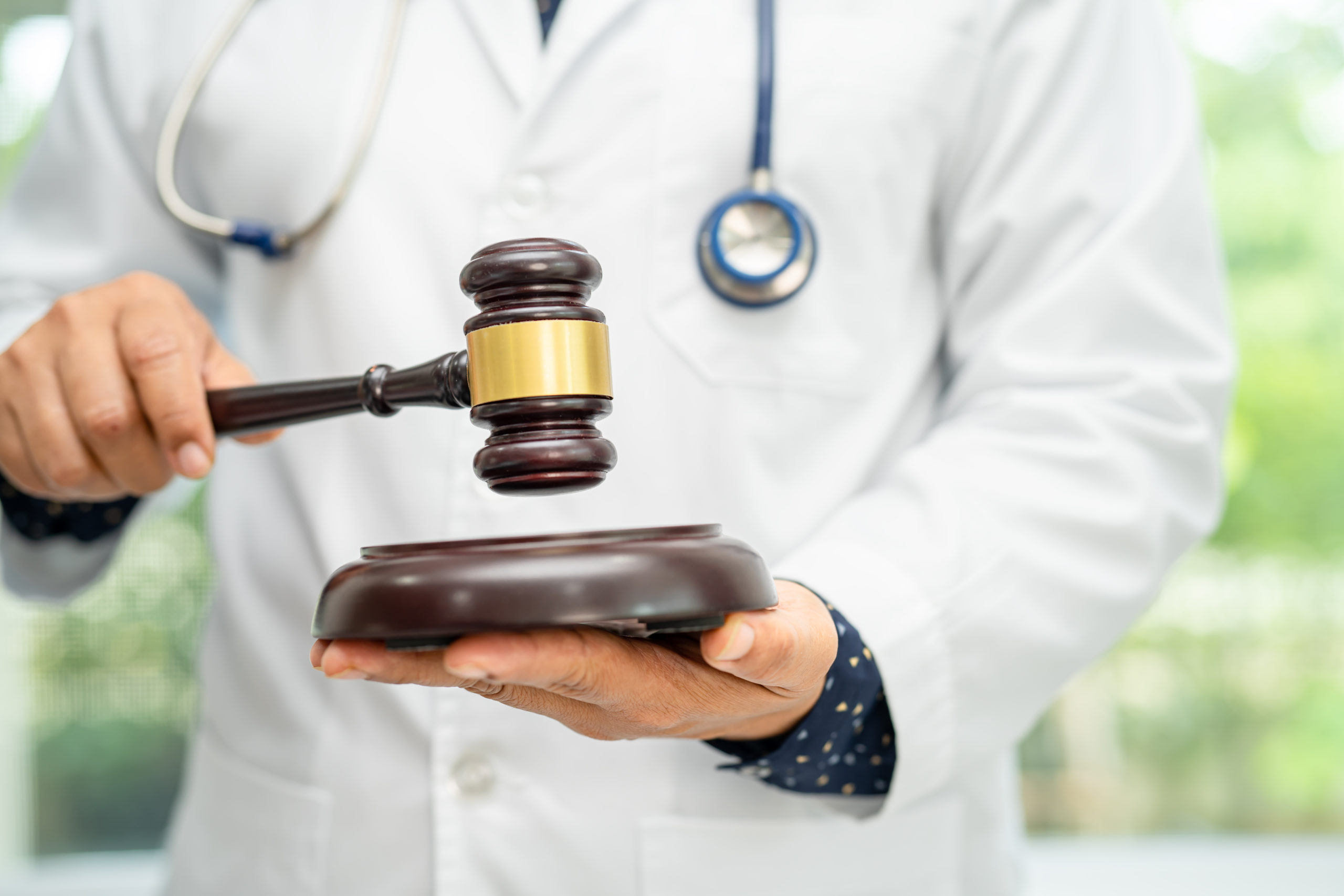 Misconceptions About Medical Expert Witness Services | AMFS